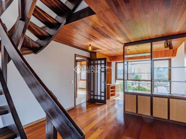 Apartamento cobertura, com vista, 3 dormitórios, 3 banheiros, lareira, churrasqueira e vaga