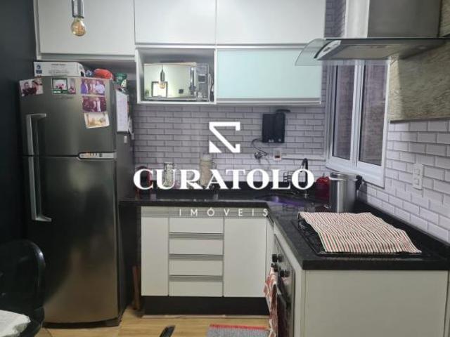 Apartamento Cobertura com 2 dormitórios, varanda e 2 vagas Vila Pires, Santo André