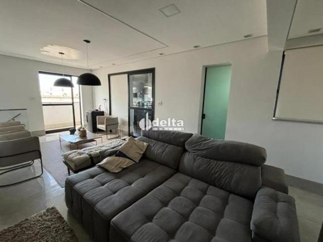 Apartamento Cobertura com 3 quartos sendo 1 suíte, disponível para venda no bairro Santa Mônica em