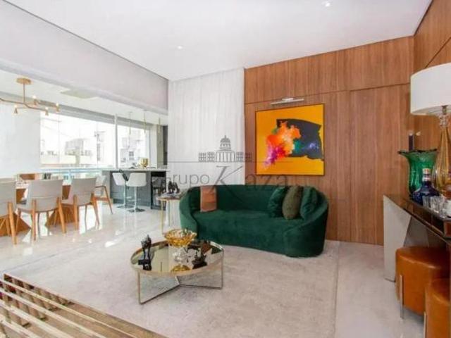Apartamento Cobertura Duplex Vila Nova Conceição 3 Dormitórios 272m²