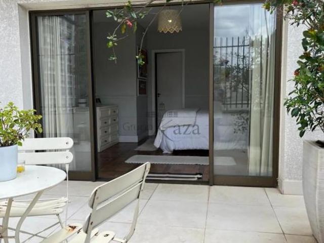 Apartamento Cobertura Duplex 3 Dormitórios 275m²