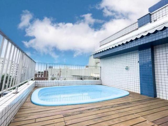 Apartamento Cobertura no Edificio Dona Leoni em Caiobá Ref.: 709