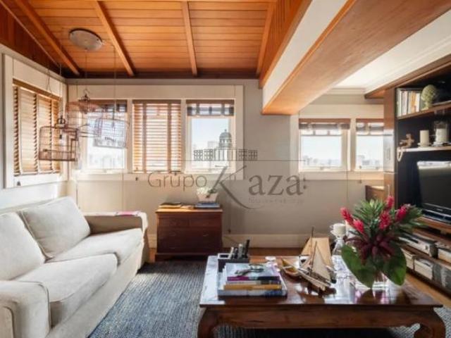 Apartamento Cobertura Santa Cecilia 2 Dormitórios 120m²