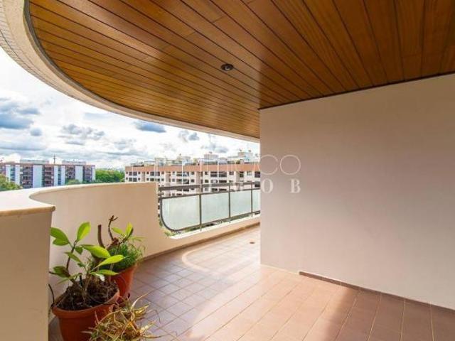 APARTAMENTO COBERTURA SQN 215 ASA NORTE 3 QUARTOS 2 VAGAS SOLTAS VARANDAS VISTA
