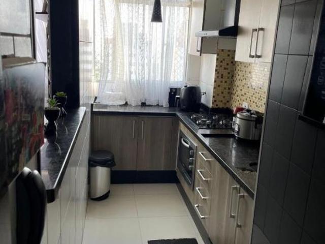 Apartamento Cobertura para Venda por R$375.000,00 com 103m², 3 dormitórios, 1 vaga e 1 banheiro Ci