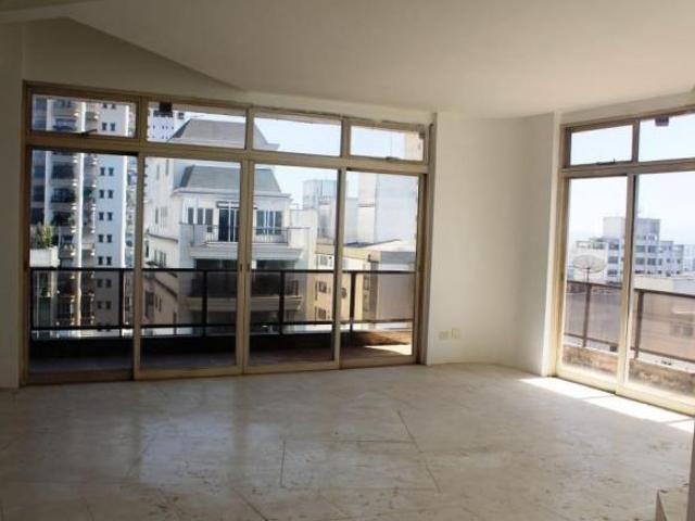 Apartamento cobertura triplex de 642m², varanda espaçosa e vista do Pacaembu à venda, Santa Cecí