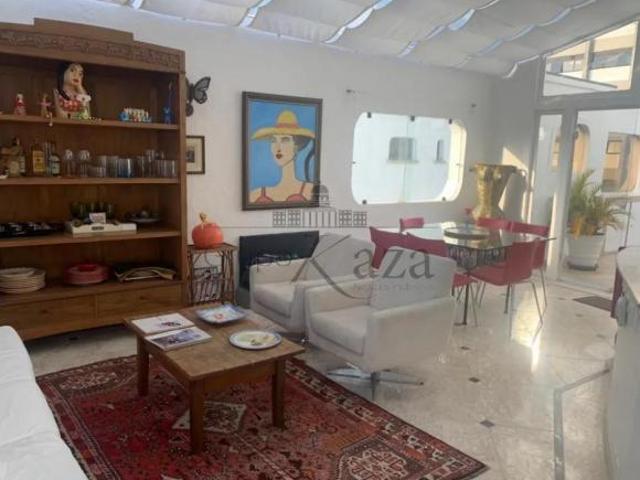 Apartamento Cobertura Vila Nova Conceição 4 Dormitórios 357m²