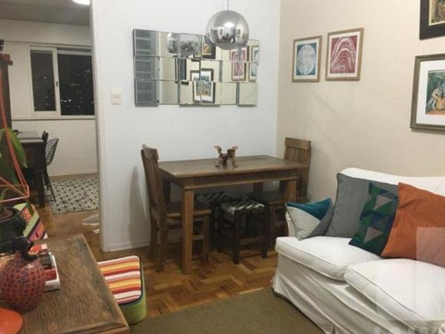 Apartamento claro, iluminado e todo reformado em Higienópolis
