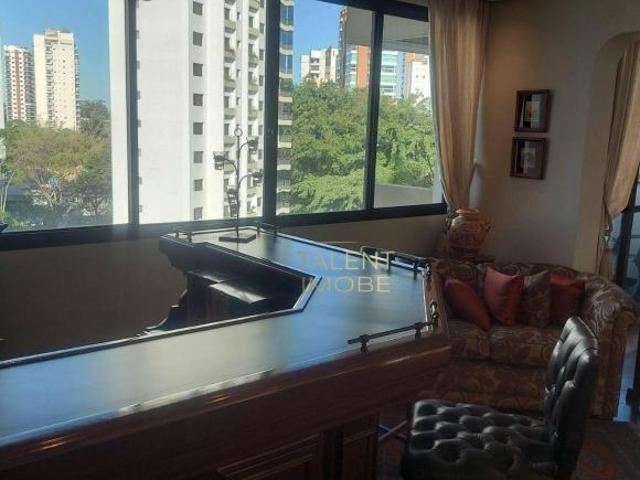 Apartamento Clássico, 4 dormitórios, 228 m², 3 vagas no Campo Belo