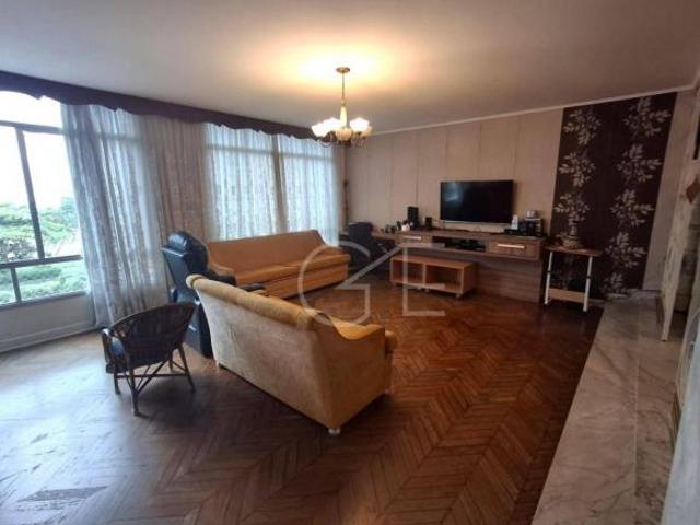 Apartamento CLÁSSICO, FRENTE AO MAR 4 dormitórios, 2 suítes, 2 vagas demarcada à venda, 355 m² por