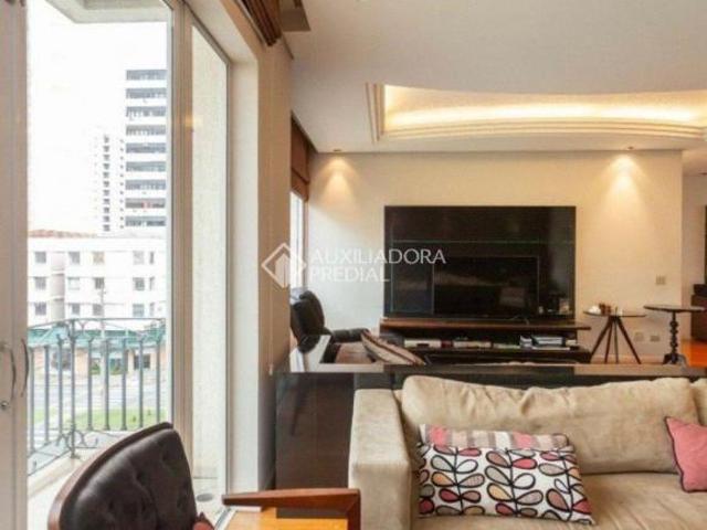 Apartamento Clássico no Batel com 227,18M2!
