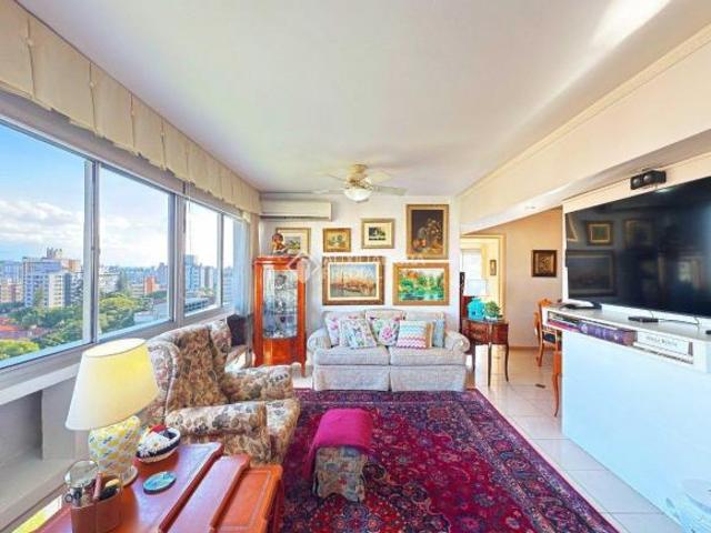 Apartamento clássico no Petrópolis com vista definida e em frente ao Clube G.N.U
