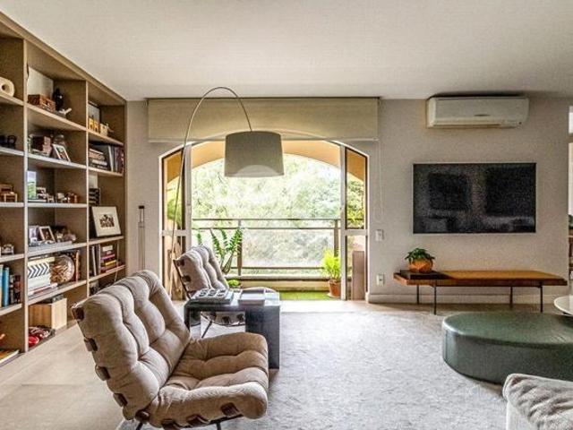 Apartamento clássico próximo colégio Sta Cruz