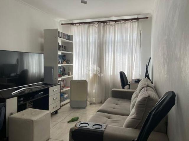 Apartamento clássico reformado à venda com 2 dormitórios e 1 vaga coberta Próximo ao Centro do Par