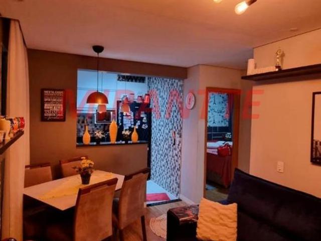Apartamento de 43m² com 2 quartos