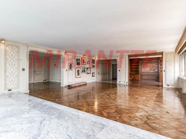 Apartamento de 400m² com 4 quartos
