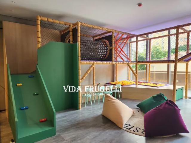 Apartamento de 37m² para alugar com 1 suíte, varanda, ar condicionado e 1 vaga. Pinheiros, São Paulo