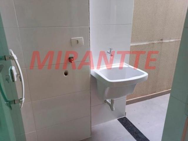 Apartamento de 48m² com 3 quartos