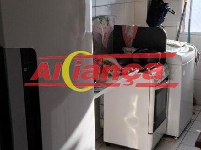 Apartamento de 49m² com 2 dormitorios localizado na Vila Alzira