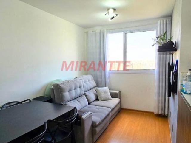 Apartamento de 49m² com 2 quartos