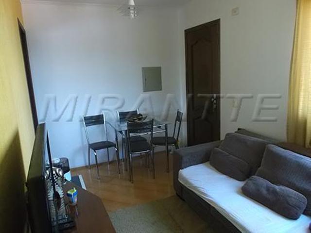 Apartamento de 49m² com 2 quartos