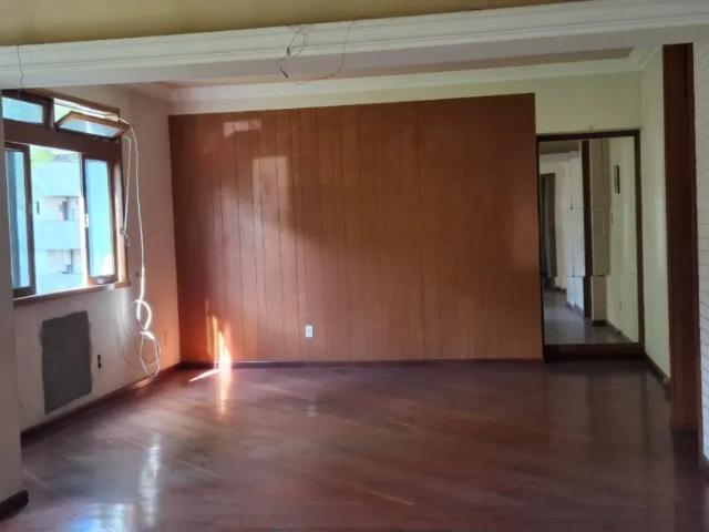 Apartamento de 4 dormitórios, 1 vaga, elevador no bairro Independência