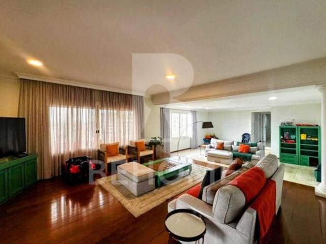 Apartamento de 4 dormitórios no Centro de Canoas, 308m², 2 vagas de garagem