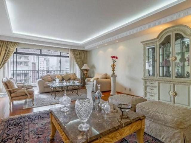Apartamento de 4 Dormitórios à Venda em Santa Cecília, SP R$ 4.365.000