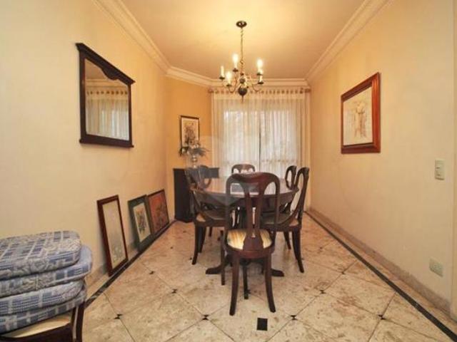 Apartamento de 4 dormitórios com varanda e 3 vagas. Perdizes