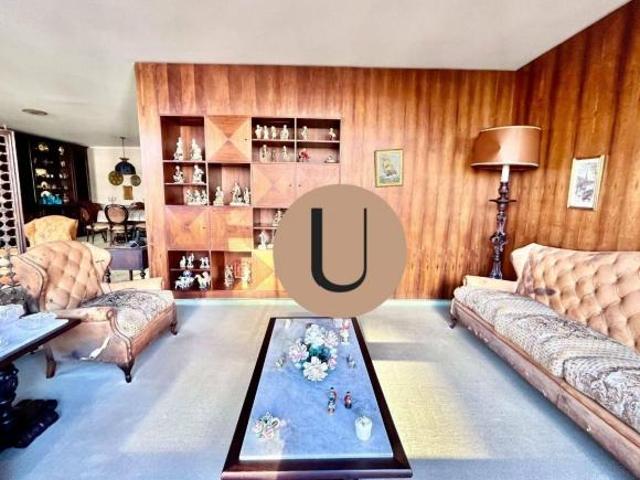 Apartamento de 4 Dormitórios em Higienópolis com 220m² e 1 Vaga