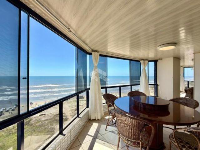 Apartamento de 4 Dormitórios, frente Mar, 2 suítes, linda vista para o Mar, em Capão da Canoa!