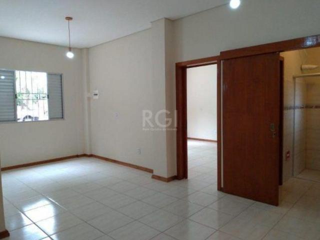 Apartamento de 4 dormitórios, sendo 2 suites, no bairro Petrópolis DESOCUPADO