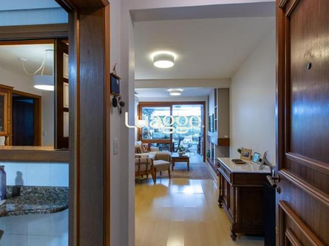 Apartamento de 4 dormitórios, 1 suíte e 2 vagas escrituradas Bairro Ipanema