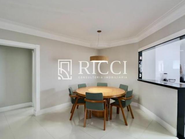 Apartamento de 4 quartos, 4 suítes, 2 salas, 5 banheiros, 2 vagas de garagem e 155,00 m2