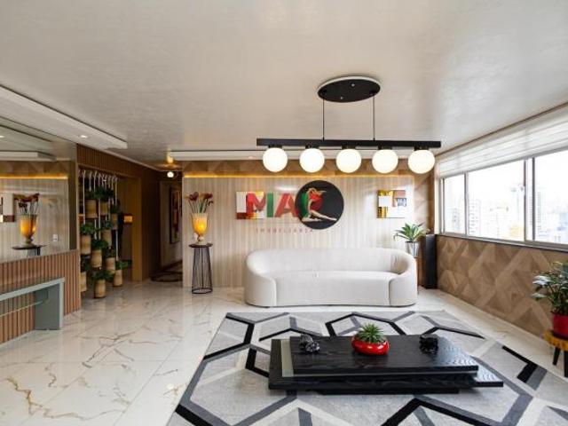 Apartamento de 4 quartos com suite no centro de Curitiba