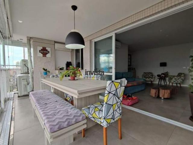 Apartamento de 4 quartos com varanda gourmet e 2 vagas em Embaré, Santos