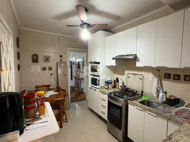 Apartamento de 4 quartos com 113m2 na escadaria Borges de Medeiros e portaria 24h