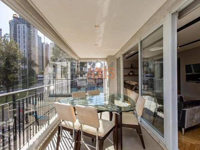 Apartamento de 4 Quartos à Venda no Edifício The Place | Batel Curitiba