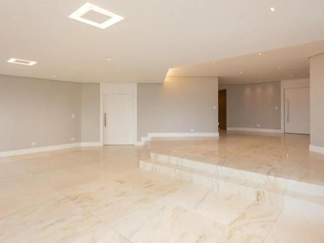 Apartamento de 4 Quartos à Venda no Edifício Wimbledon Park | Água Verde Curitiba