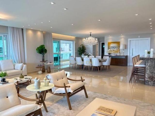 Apartamento de 4 quartos Gonzaga Santos