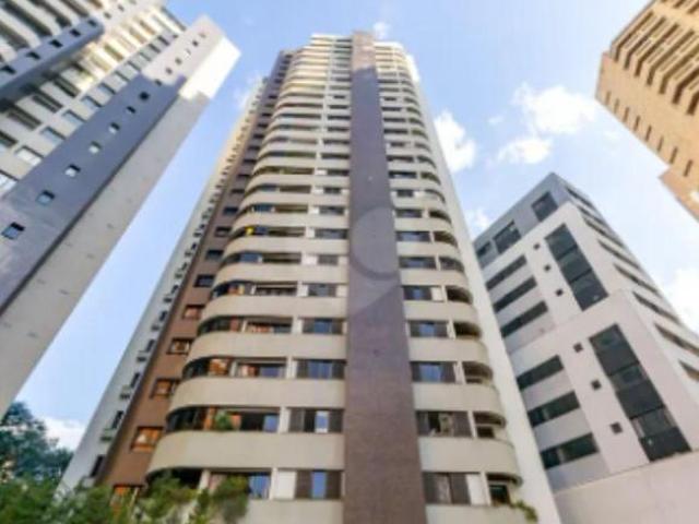 “Apartamento de 4 Quartos no Água Verde – Conforto, Luxo e Exclusividade em Cada Detalhe”