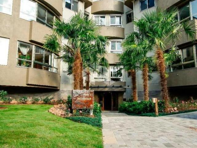 Apartamento de 4 suítes, 314m² privativos, 2 vagas, no Centro de Gramado, a 900 metros da Rua Cobert
