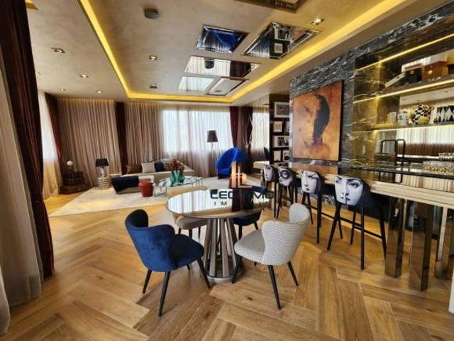Apartamento de 3 suítes à venda no Ibirapuera, 161 metros privativos, 2 vagas, lazer completo