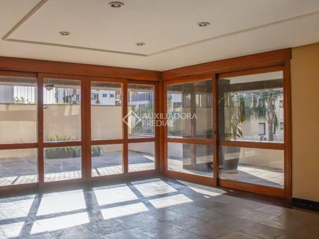 Apartamento de 4 suítes com living de 130m² e cinema no bairro Rio Branco
