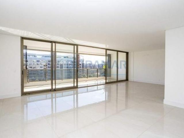 Apartamento de 4 Suítes Nascente e Vazado de Canto – High Design 246 m², SQNW 304, Noroeste