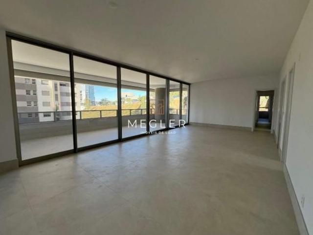 Apartamento de 4 suítes no Vale do Sereno para locação