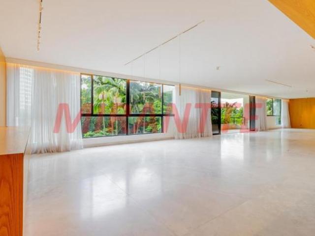 Apartamento de 500m² com 4 quartos