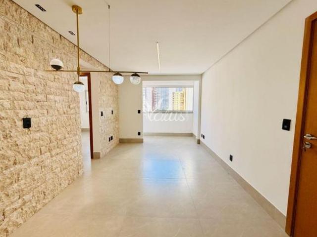 Apartamento de 56,77 m² com vista livre, escaninho e todo reformado, á 500 m do Shopping Flamboyant