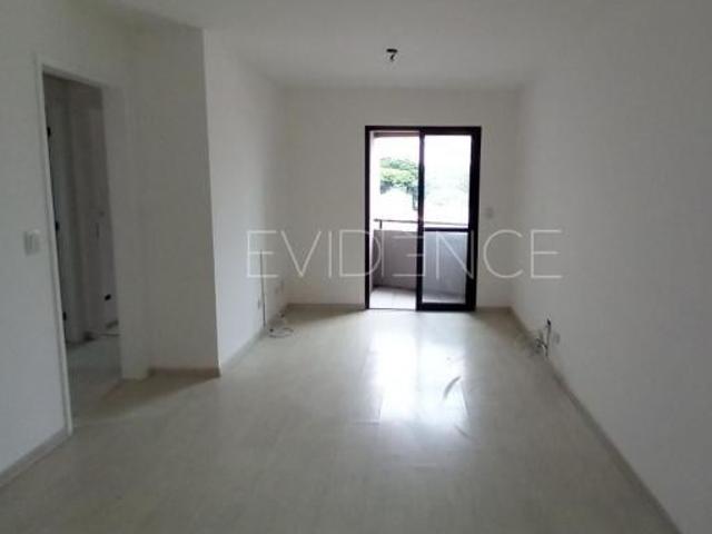 Apartamento de 62 m² à venda com 2 dormitórios e 1 suíte e 1 vaga