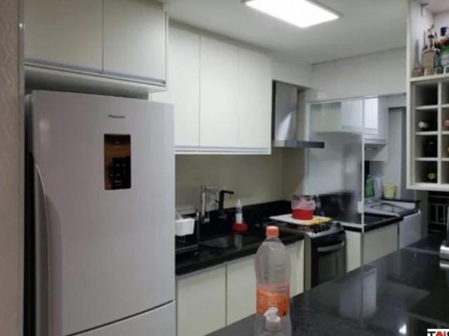 Apartamento de 62 metros com varanda gourmet, cozinha planejada, 2 quartos, 2 banheiros e 1 vaga de